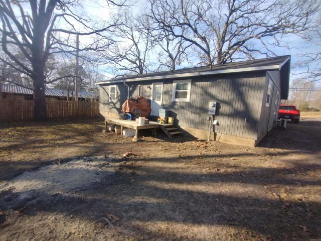 609 E Webb