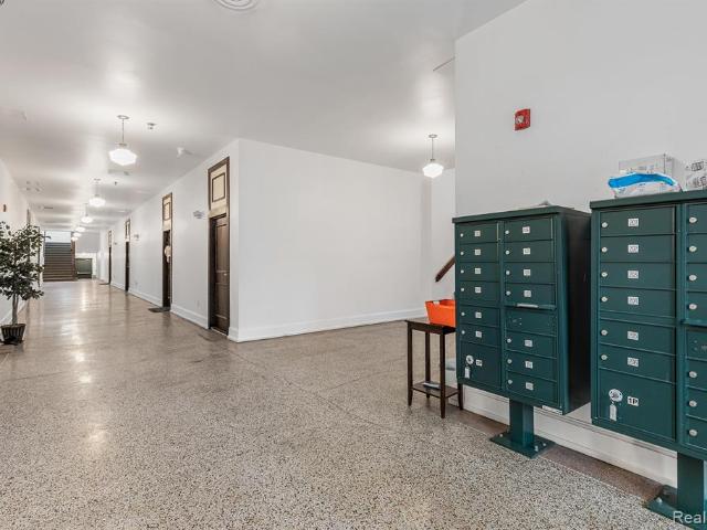 609 E Kirby Street # 203