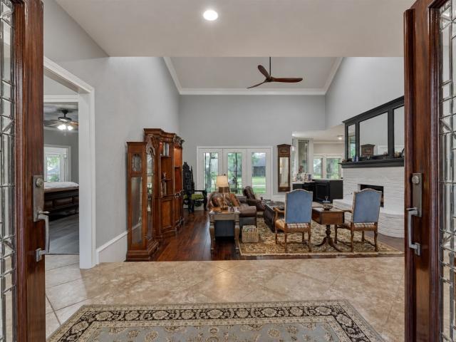 609 Edgewood Dr, Montgomery, TX 77356 | MLS #59282