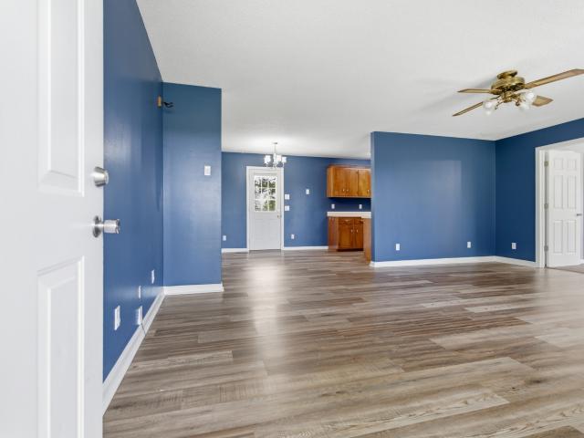 609 Hawkersmith Rd