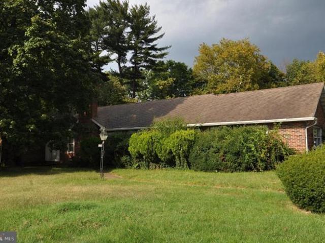 609 High St, Mount Holly, NJ 08060