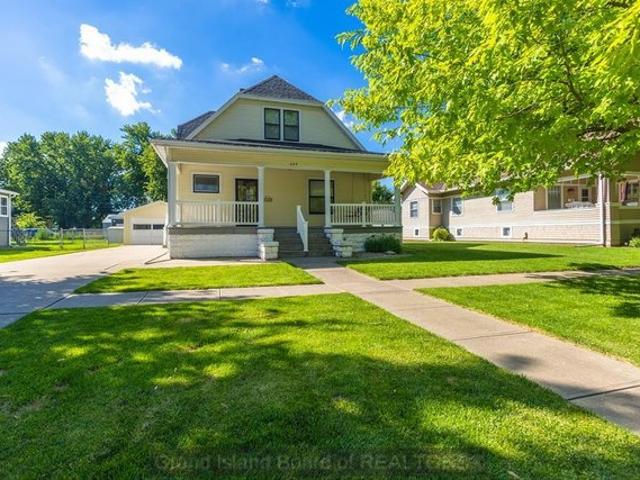 609 I St, Central City, NE 68826