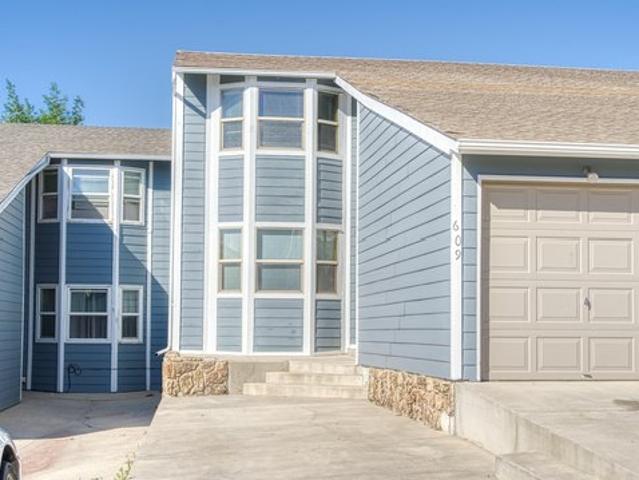 609 Overdale Dr, Gillette, WY 82718