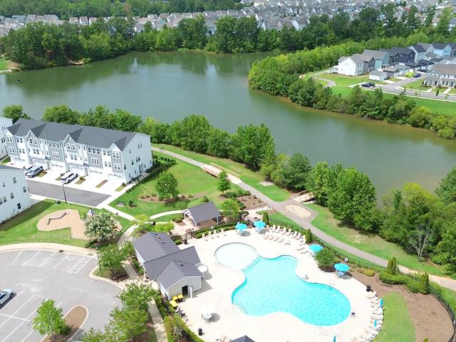 609 Lake Holding Street