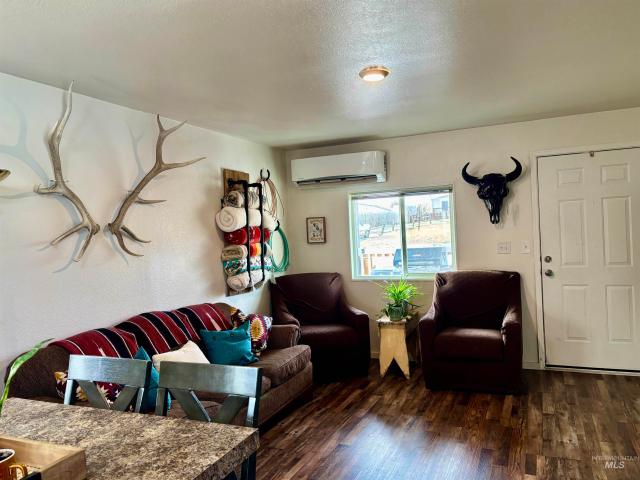 609 N Almon 3048