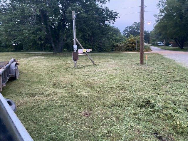 609 N College St, Malakoff, TX 75148