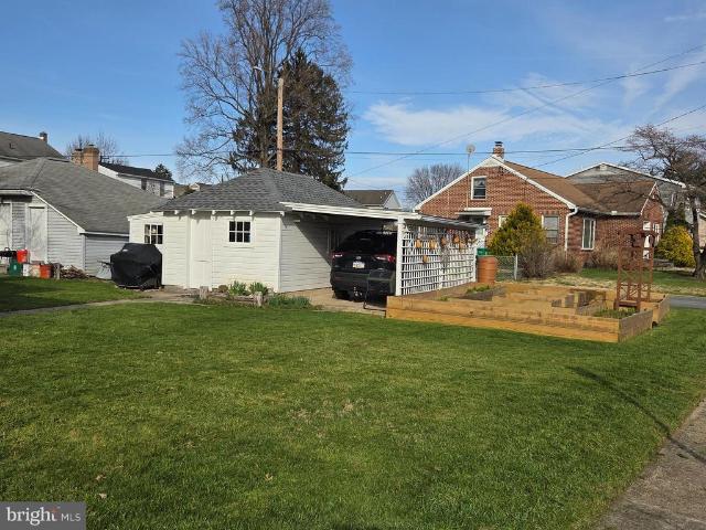 609 N East Street