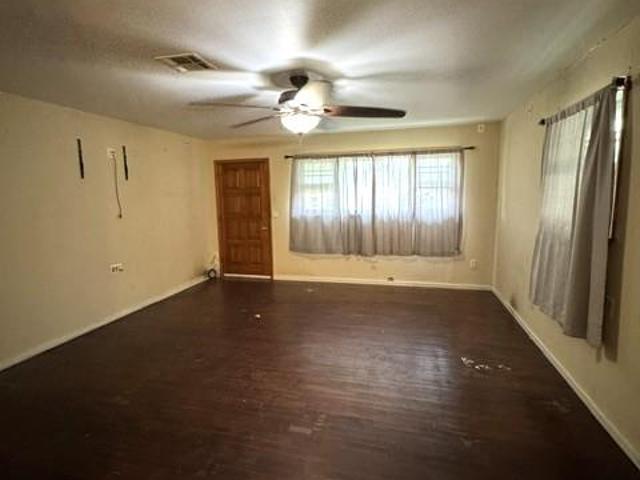 609 N Hyden
