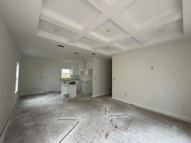 609 N Onyx Avenue