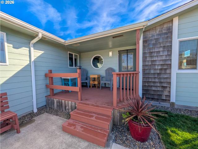 609 nw oceania dr
