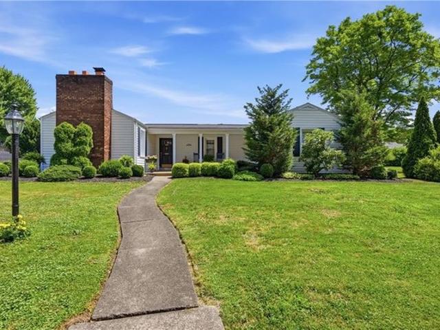 609 S 9th St, Sharpsville, PA 16150