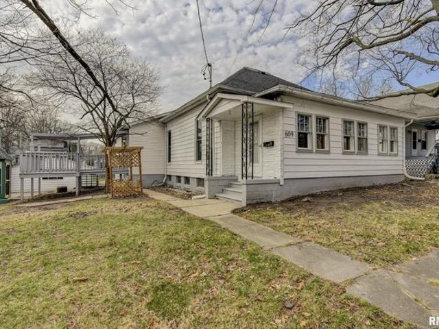 609 S Cherokee St, Taylorville, IL 62568