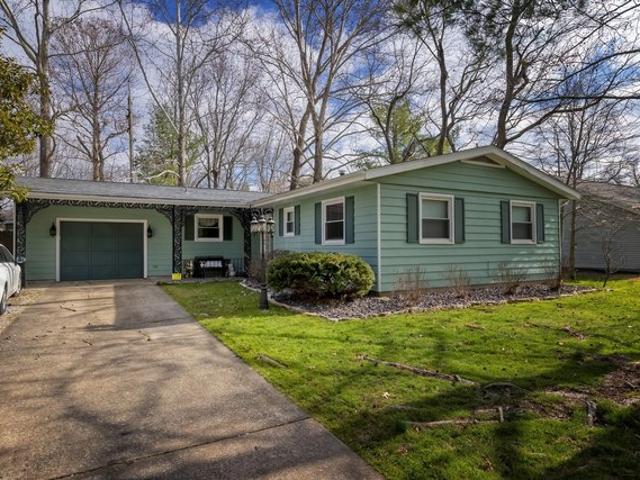 609 S Emerald Ln, Carbondale, IL 62901