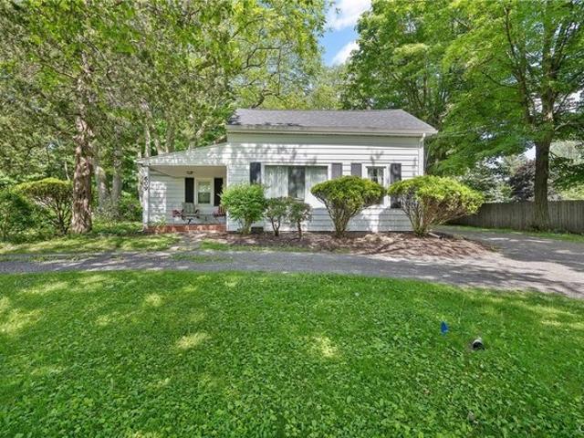 609 S Manlius St, Fayetteville, NY 13066
