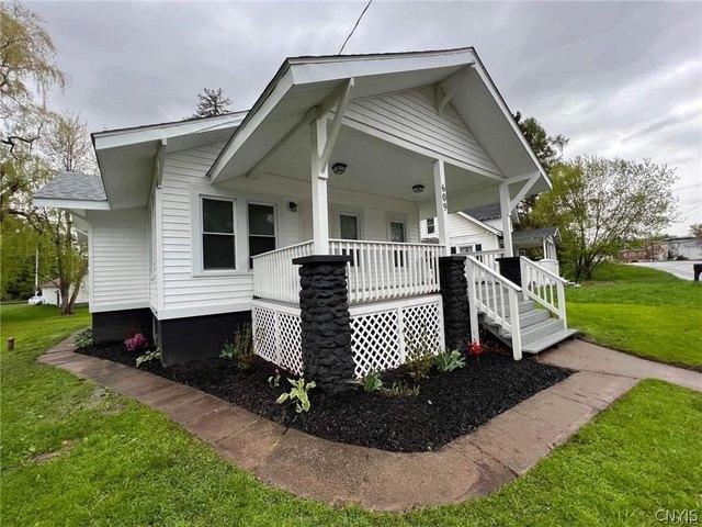 609 S Main St, Central Square, NY 13036