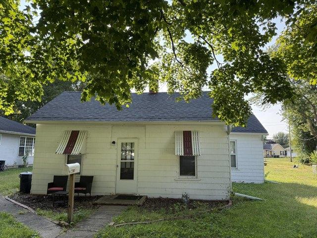 609 S Main St, Wapello, IA 52653