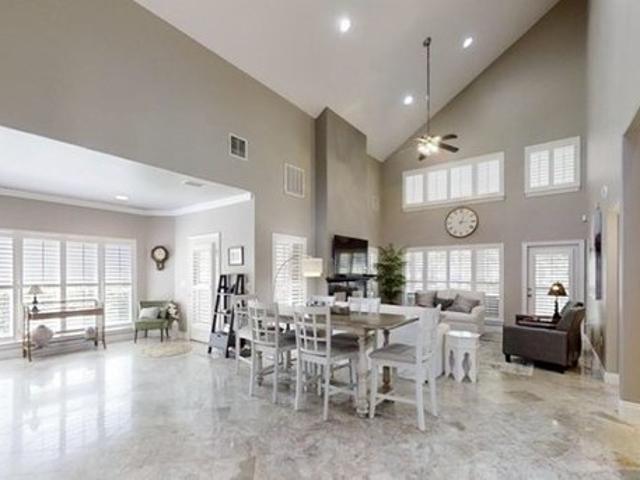609 Saint Andrews Dr, Gulf Shores, AL 36542
