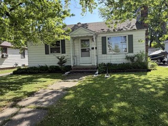 609 School Ct, Menasha, WI 54952