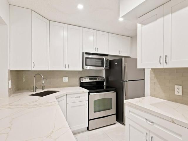 609 Sea Pine Way Apt F2, Greenacres, FL 33415