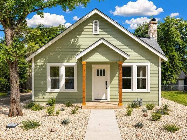 609 Robinson Ave, Kerrville, TX 78028