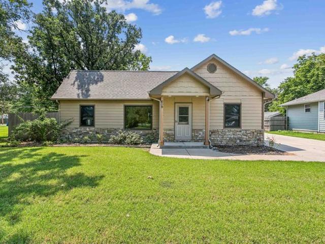 609 Russell St, Mulvane, KS 67110