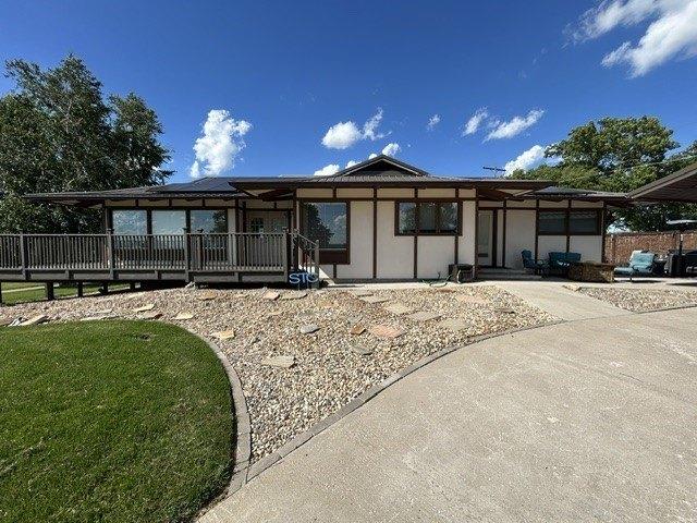 609 W 12th St, Tama, IA 52339