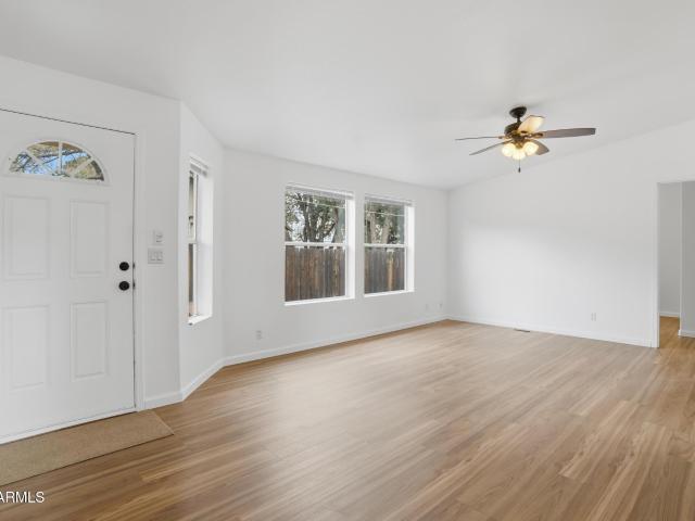 609 W Barnum Circle