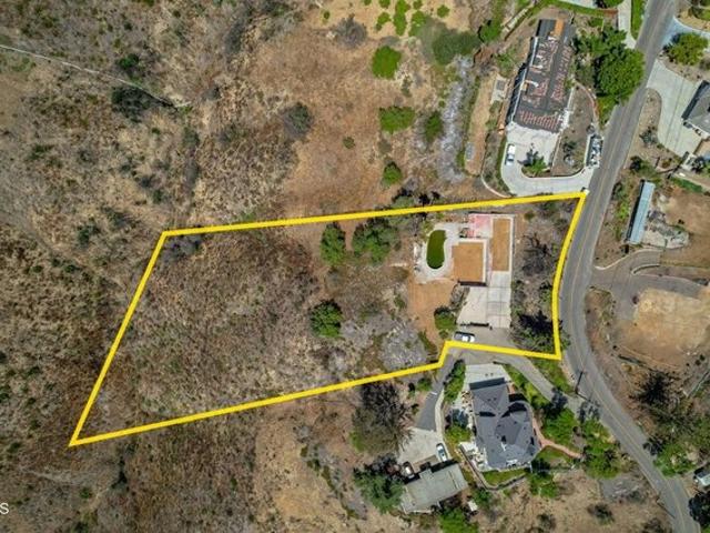 609 W Highland Dr, Camarillo, CA 93010
