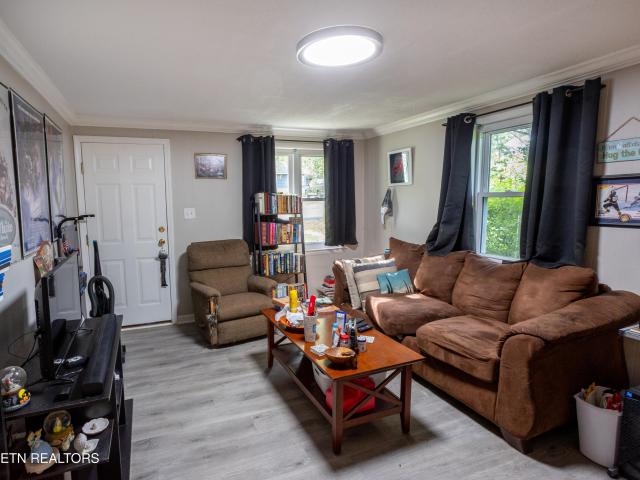 609 W Inskip Drive