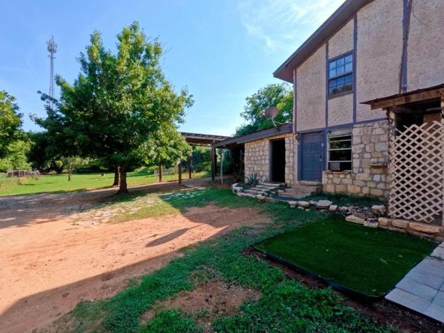 609 W Live Oak St, Fredericksburg, TX 78624 | MLS #100569