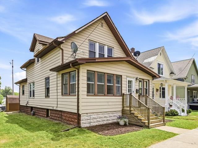 609 Wayne St, Saint Joseph, MI 49085