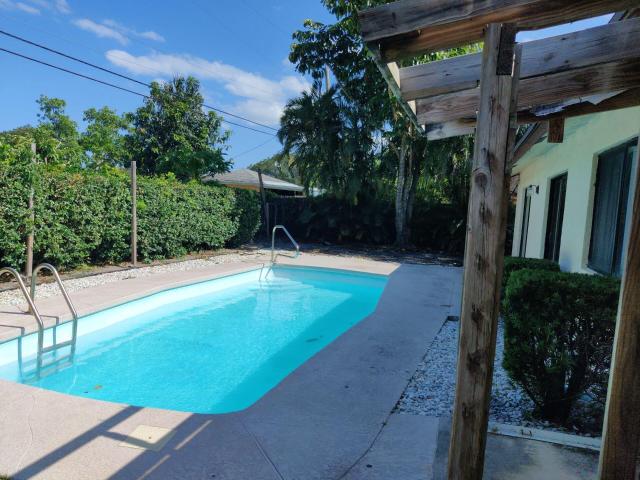 609 White Water Dr, West Palm Beach, FL 33413 | MLS #B26010 | Compass