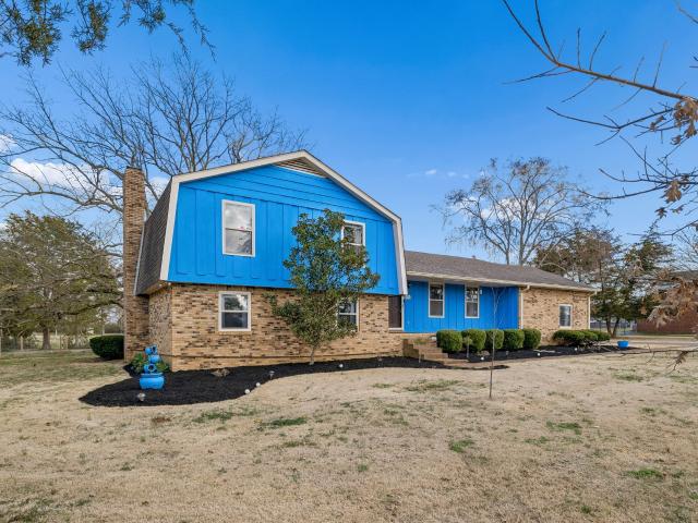 609 Windmere Dr