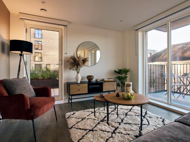 609, The Kimmeridge, 2 Westminster. 2 bed apartment to rent £2,295 pcm £530 pw