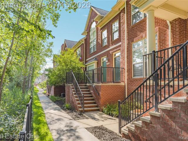 609 Village Lane