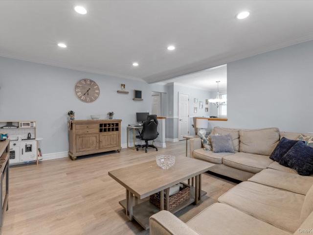60 44 Little Neck Parkway #3 862
