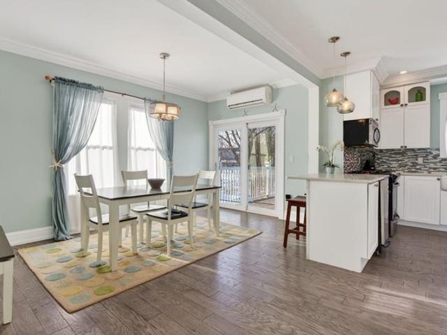 60 62 Ocean Ave, Portland, ME 04103