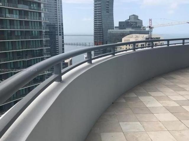 60 13th St SW #3824, Miami, FL 33130