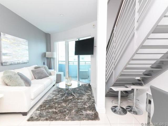 60 13th St SW #5014, Miami, FL 33130