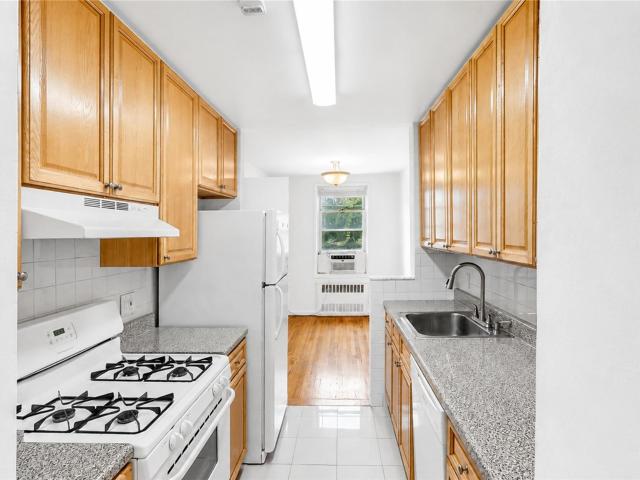 60 11 Broadway 3L