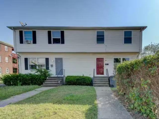 60 1/2 SISSON AVE, HARTFORD, CT 06106 Single Family Residence.