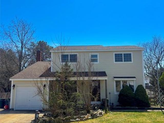 60 1st Ave, Medford, NY 11763