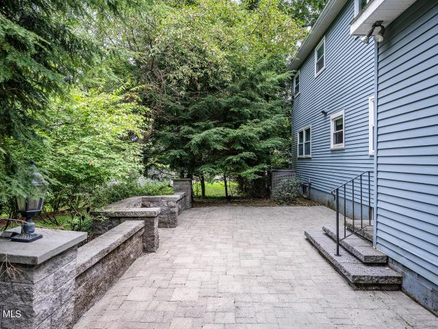 60 Tamarack Drive