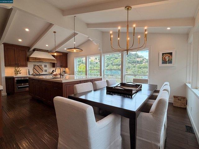 60 Tarry Ln, Orinda, CA 94563