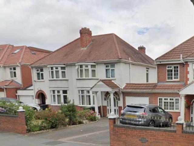 60 The Broadway, Dudley, DY1 3EL 3 bed semi detached house to rent £1,295 pcm £299 pw