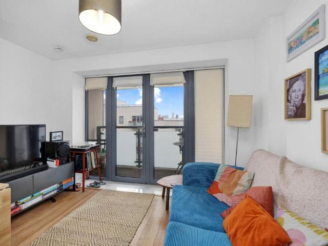 60 Vernon Road, London E3 2 bed flat to rent £2,200 pcm £508 pw
