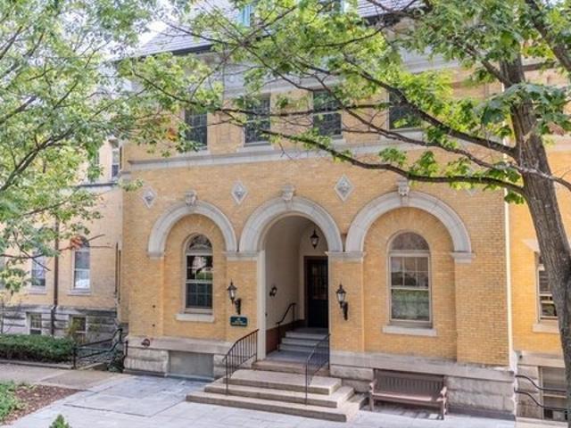 60 W Glen Rd Unit 101, Brookline, MA 02445