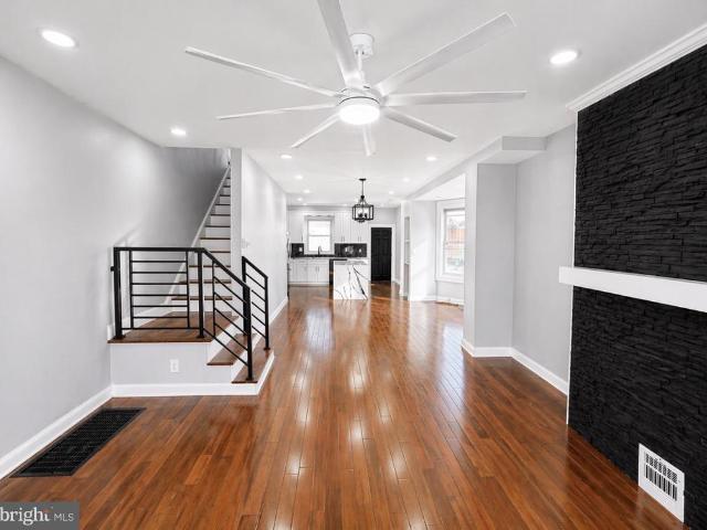 60 W Pomona Street
