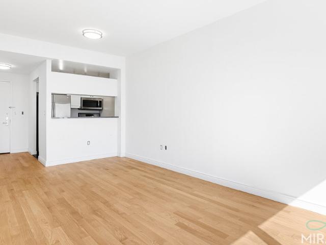 60 W 23rd Street 842