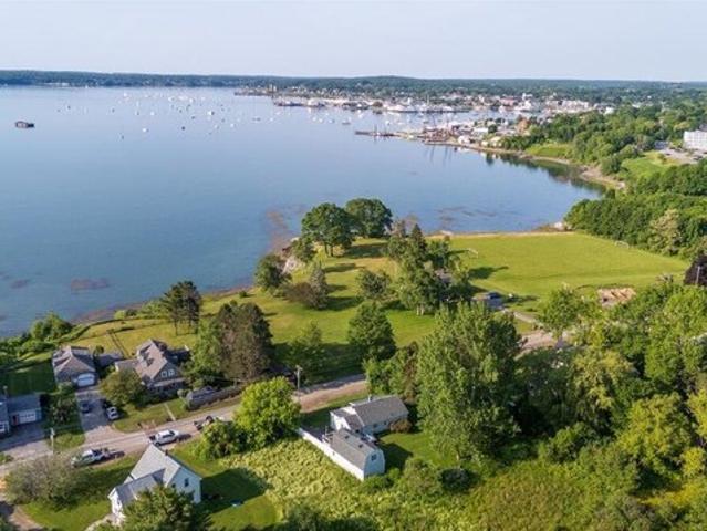 60 Waldo Ave, Rockland, ME 04841